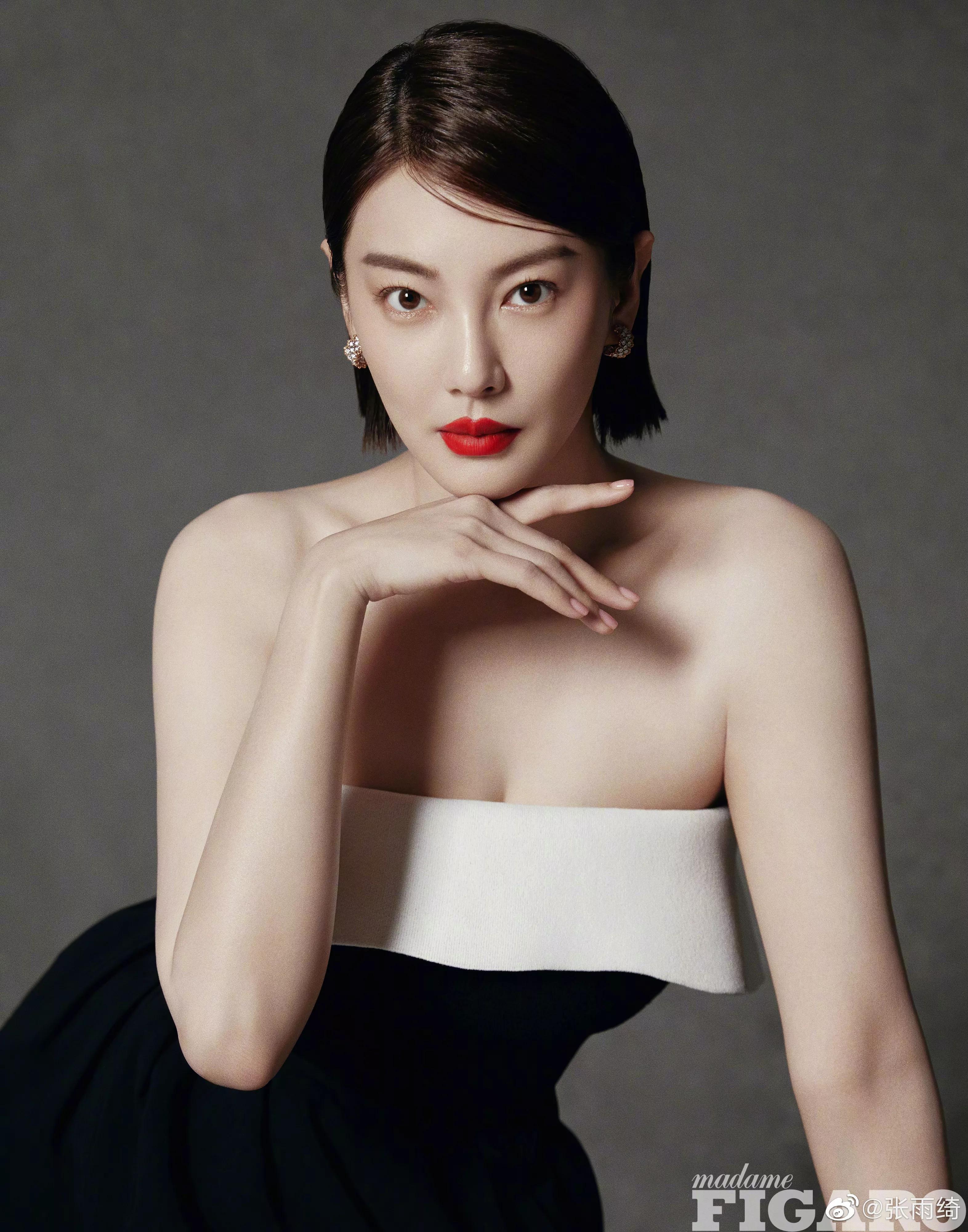 Zhang Yuqi's magazine photo, cool and noble, elegant and moving - iNEWS
