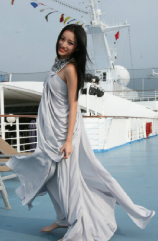 Host Ma Fanshu: She hosted the Spring Festival Gala for seven years ...