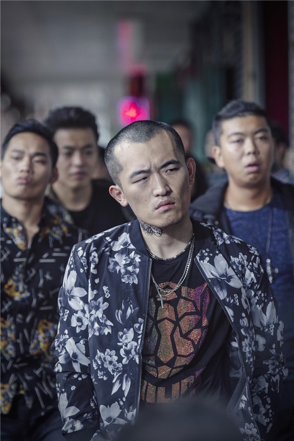 Jiang Han's new movie "Operation Sweepstakes" hits theaters, one person ...