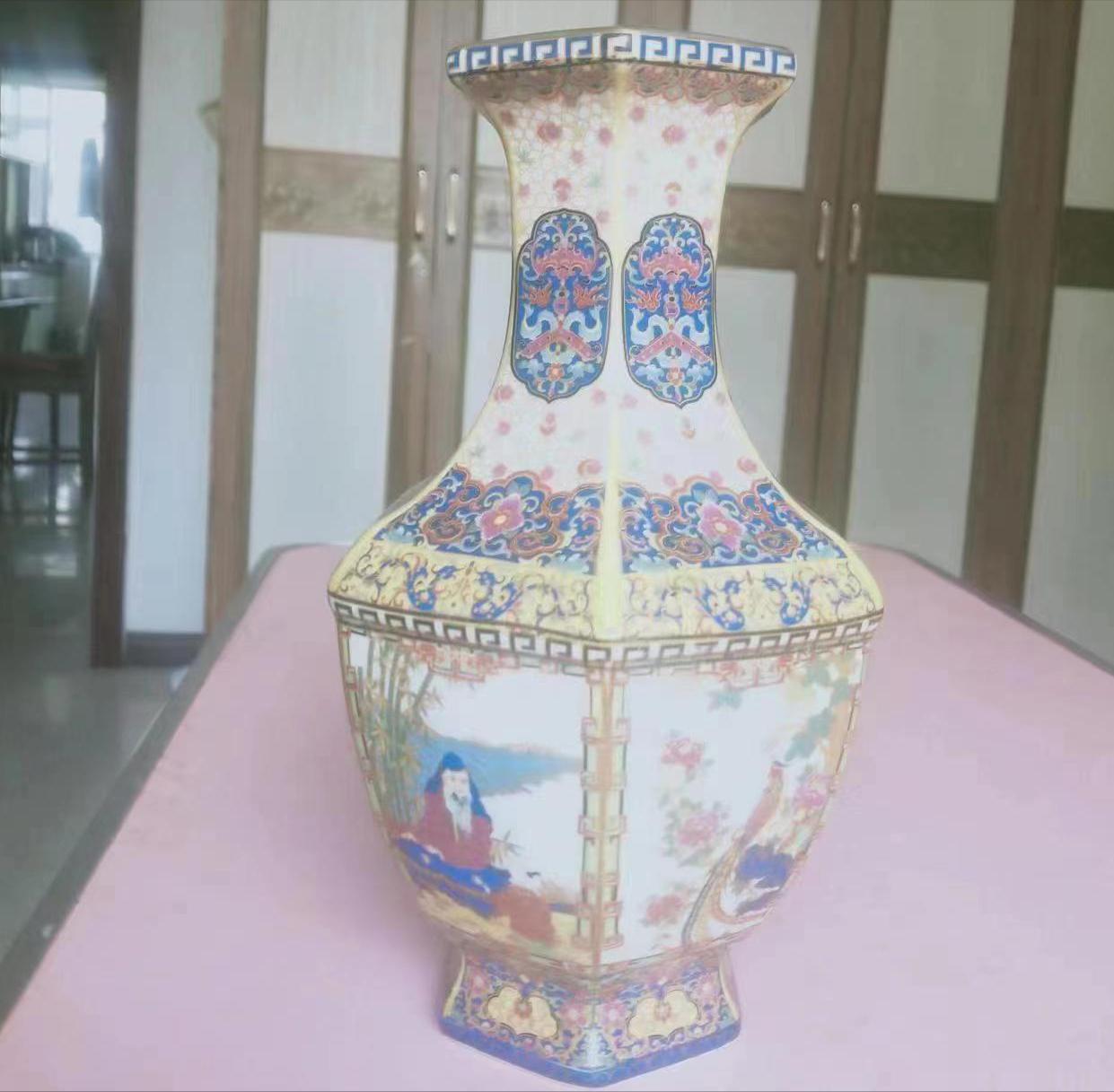 Yongzheng five-color porcelain vase - iNEWS