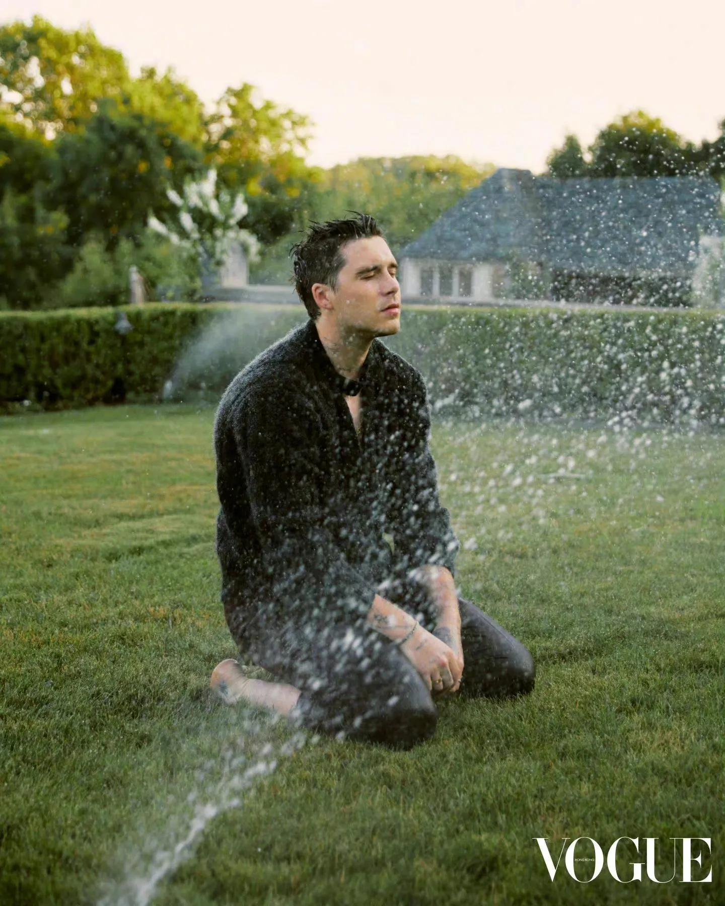 Beckham's eldest son and daughter-in-law set a cover blockbuster - iNEWS