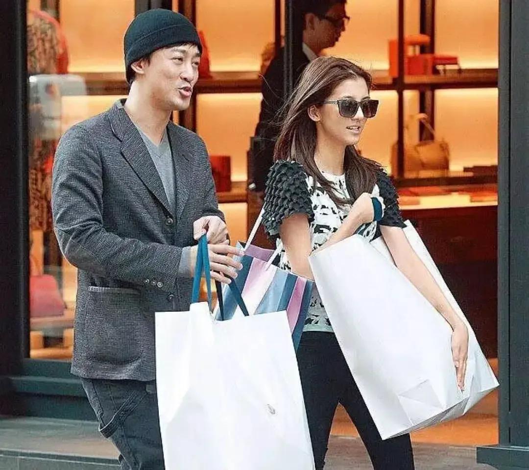 Wu Qianyu: She was once spoiled by Lin Feng as a princess, and she met ...