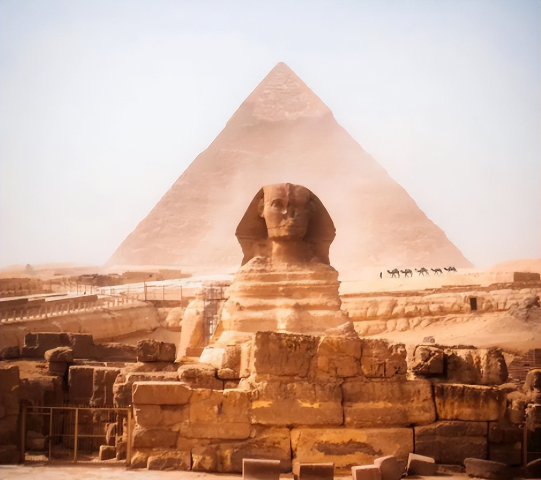 How did the ancient Egyptians build the pyramids that integrate ...