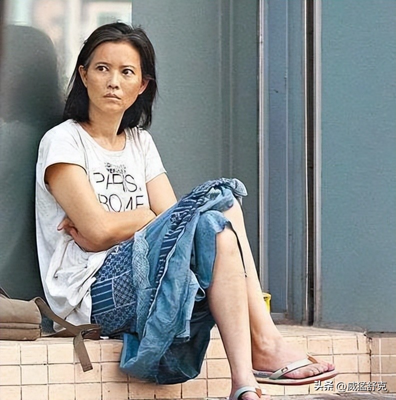 Zeng Zhiwei's sentence "I sneaked past her" revealed the corrupt love ...