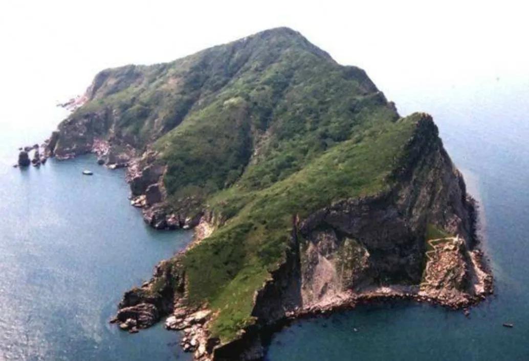 The "snake guard" on Dalian Snake Island guards 20,000 snakes, eats and ...