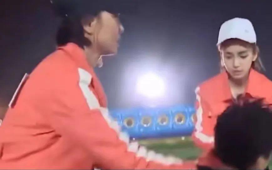 Deng Chao made a reservation for Wang Baoqiang's movie. This time, the ...