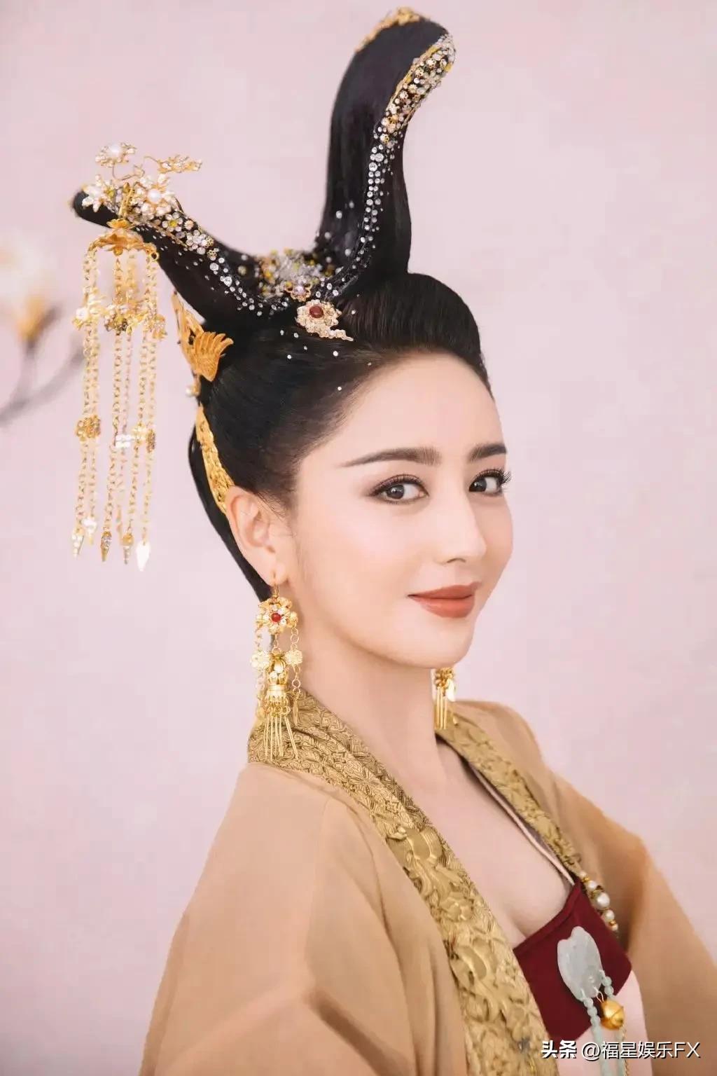 Tong Liya: Facial features and classical beauty complement each other ...