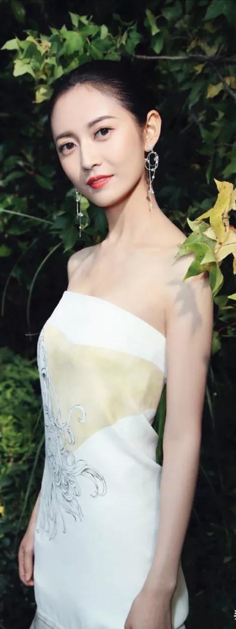 Chen Yuqi's beautiful photos, enjoy - iNEWS
