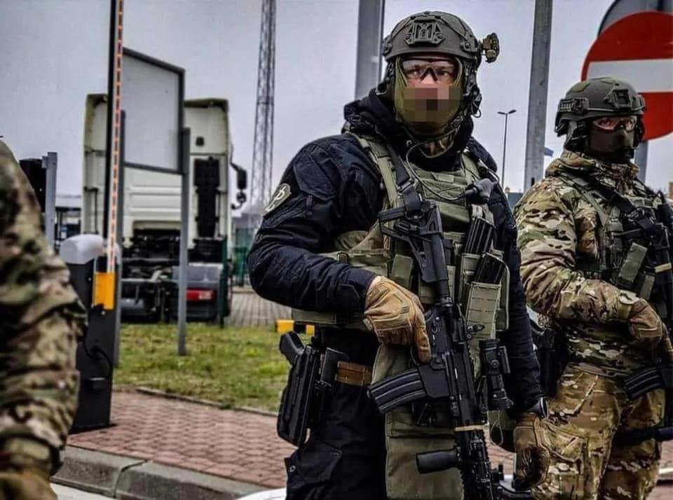 Polish special police forces at the Belarusian border - iNEWS