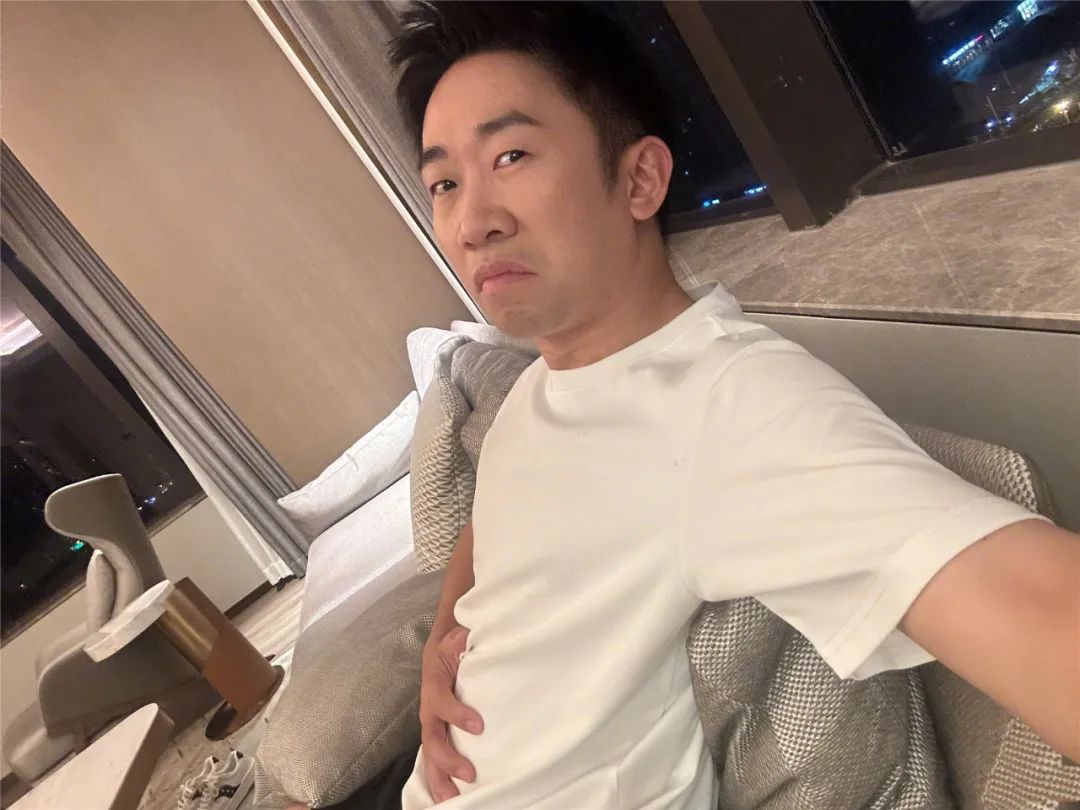 Yang Di revealed that he was beaten by his father when he was a child ...