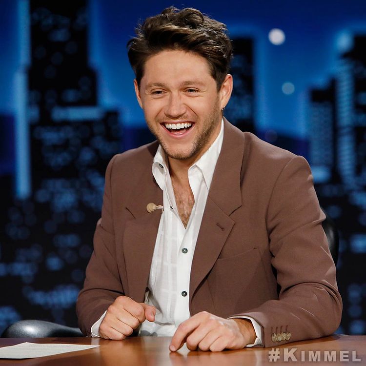 12 Celebrities Who 'Glowed With Teeth Remodeling' - iNEWS