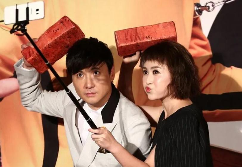 They are both Shen Teng's partners. Looking at Ma Li and Jia Ling ...