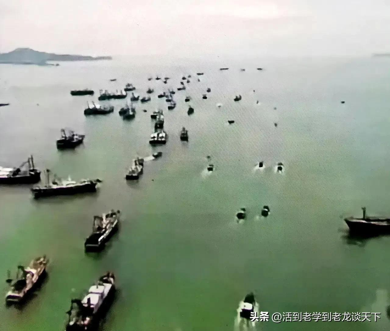 The Ronald Reagan aircraft carrier came to the South China Sea, glanced ...