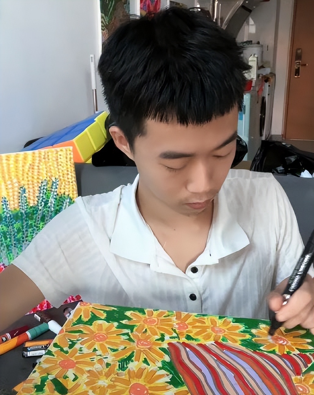 Sweetheart Wang earns 80,000 yuan a month by selling paintings. The ...