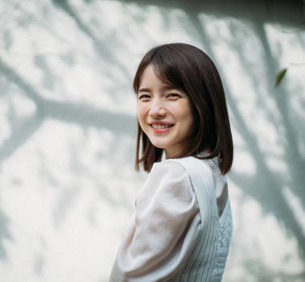 The most popular female anchor in Japan: Brows and eyes are curvy and ...