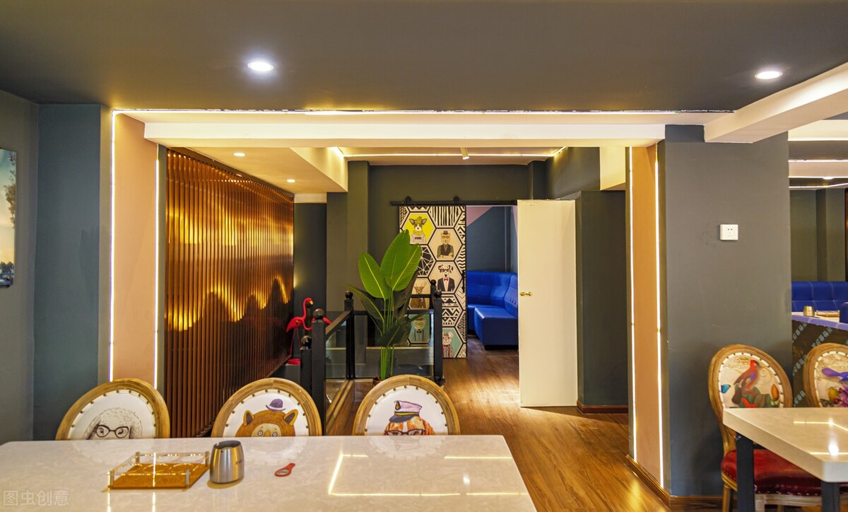 In the face of a variety of decoration styles, how should we avoid ...