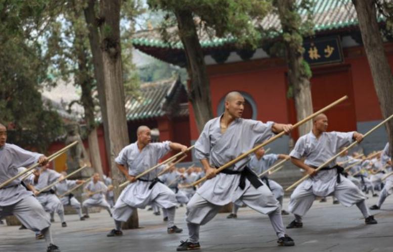 Master Hai Deng became popular at the age of 77 with his two-fingered ...