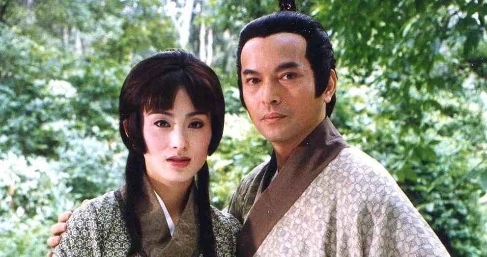 Xi Shi had a flaw, so she invented a dance. The King of Wu fell in love ...