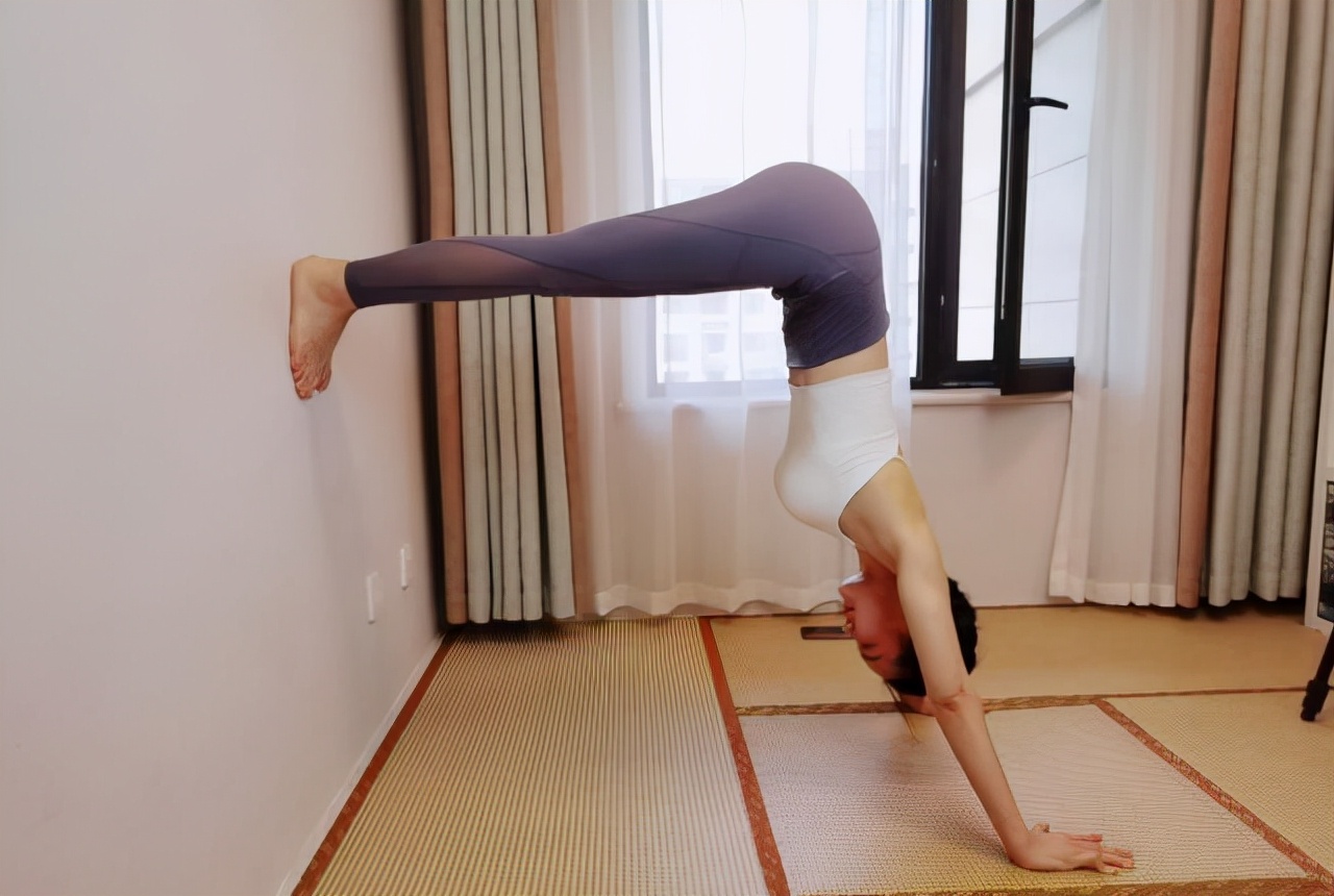 Li Bingbing's yoga photos are exposed, and her body is extremely ...