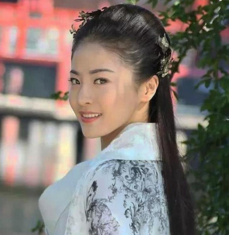 Actor Gong Mi, looks exactly like Cecilia Cheung, but because of ...
