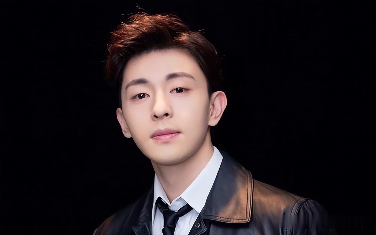 One year after "quitting the Internet", looking at Deng Lun's current predicament, he is very ...