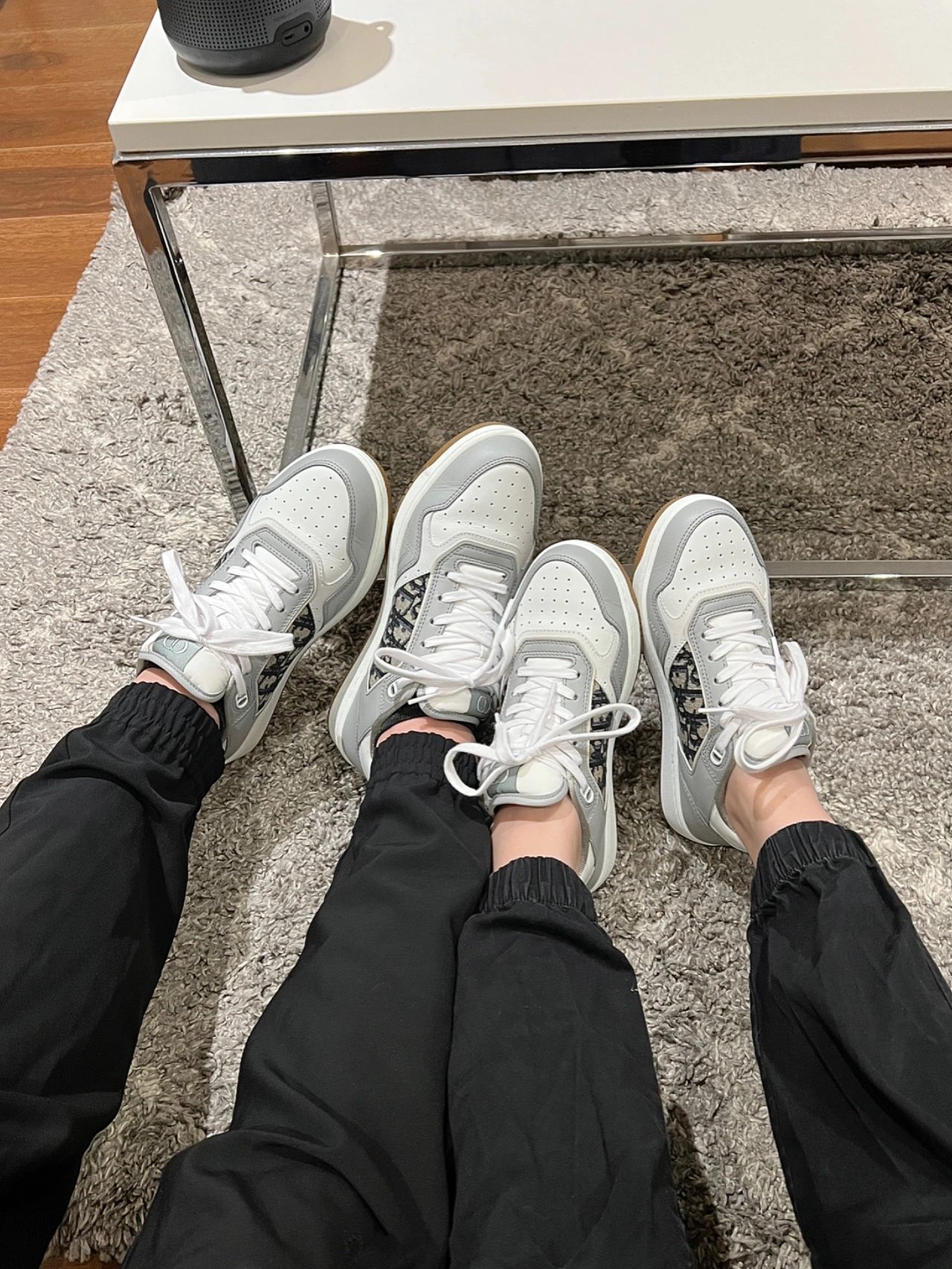 Dior's classic old-fashioned color matching sneakers are a pair of very ...