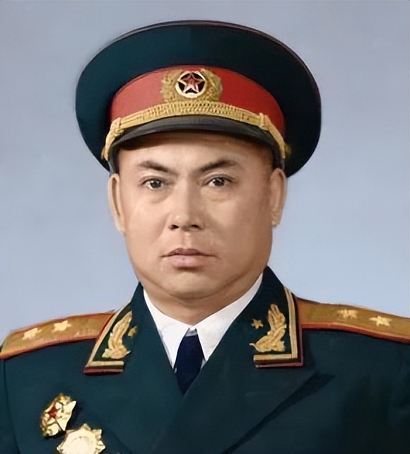 In 1970, a demoted Siye titan visited his old boss Deng Hua who was ...