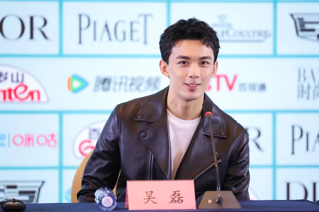 At the media meeting of "A Worthy Trip", Hu Ge said frankly that he was ...