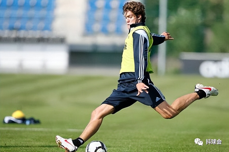 Don't you chase me!Now I'm chasing you!Where did Alonso's obsession ...