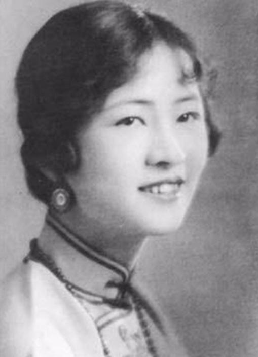 88-year-old Jin Yuelin is still happy like a child when he sees ...