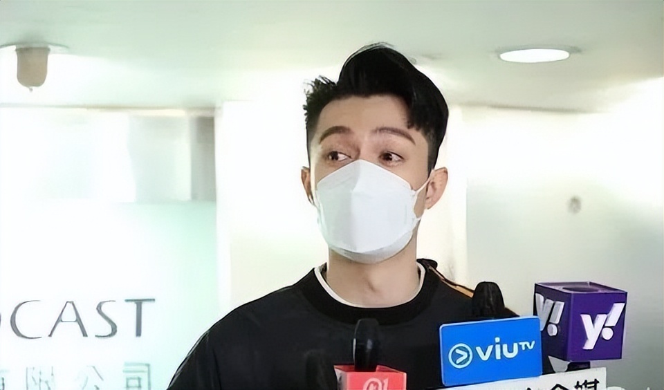 Another one! Pakho Zhou announces that his contract with TVB has ...