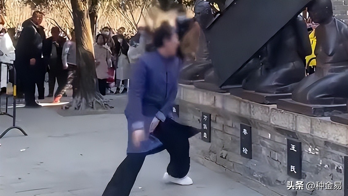 Qin Hui is often beaten, especially this year: the statue of Qin Hui in ...