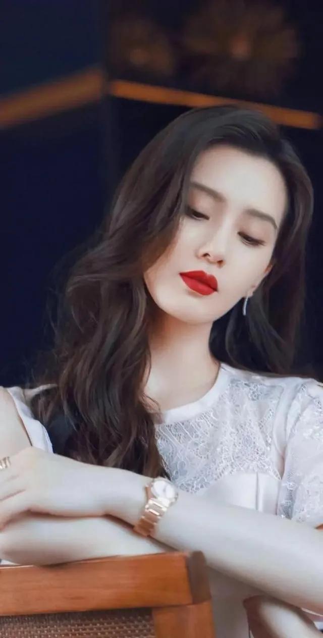 Gossip: Di Lieba, Wang Yibo, Yang Zi, Fan Bingbing, Wang Ou, Zheng Shuang, Zhang Heng, Wang Hedi ...