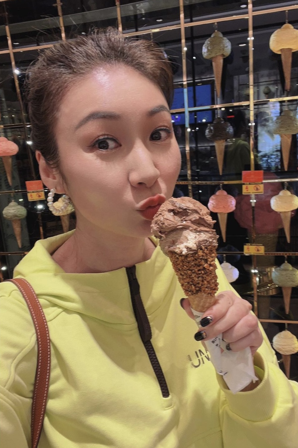 TVB artist Zhuang Simin and her Taiwanese husband divorced, saying that ...