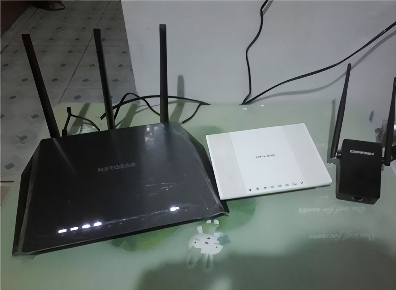 It turned out that turning on this switch on the router immediately ...