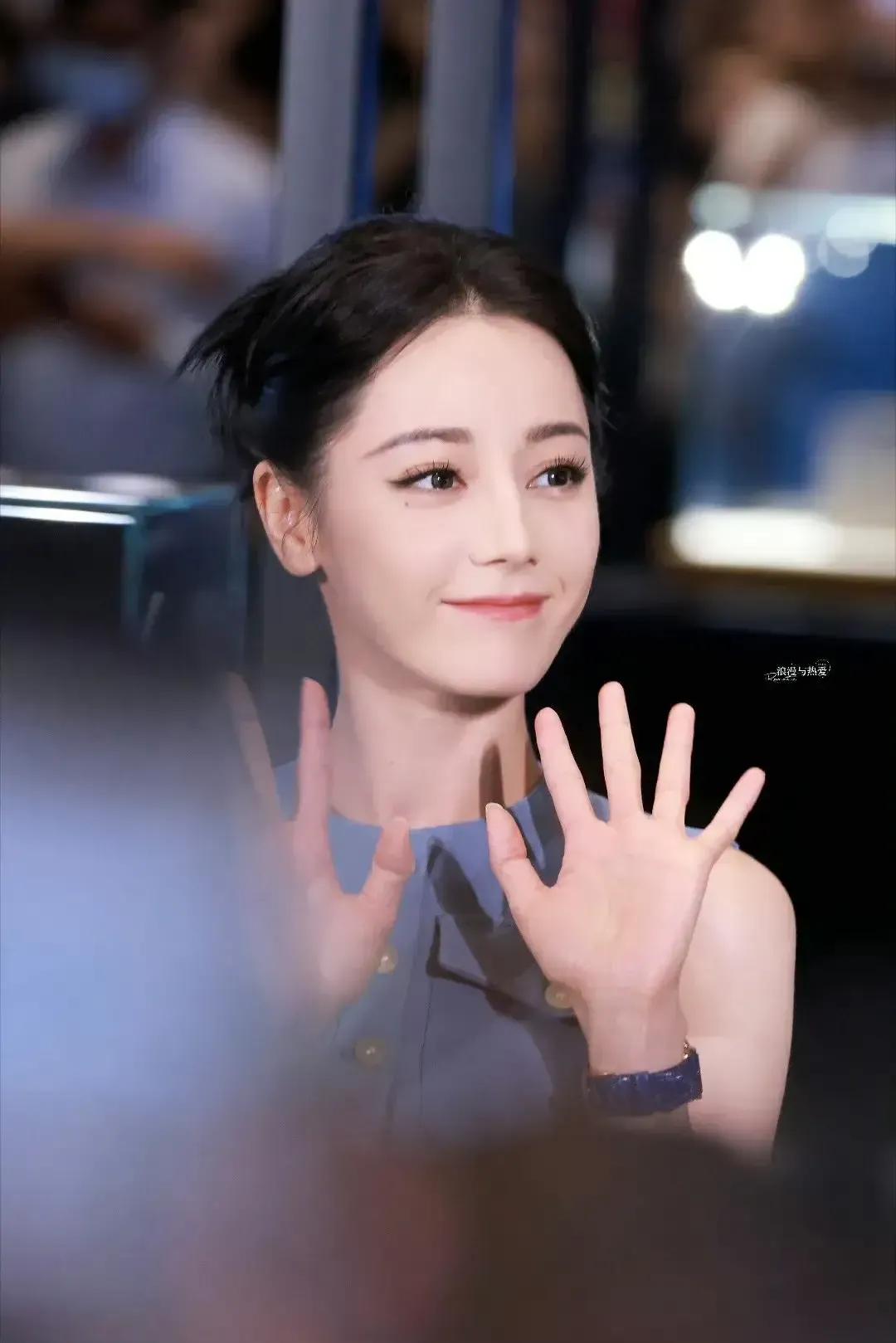 Di Lieba appeared in Chengdu, and the offline activities were very ...