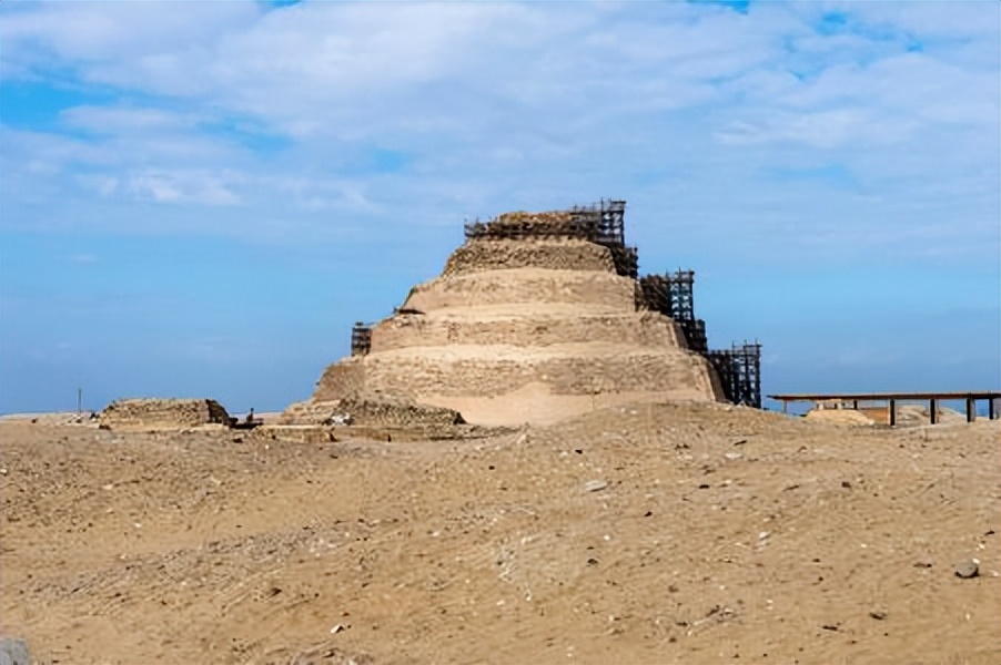 The Pyramid of Unas: Tomb of the last pharaoh of the Fifth Dynasty, who ...