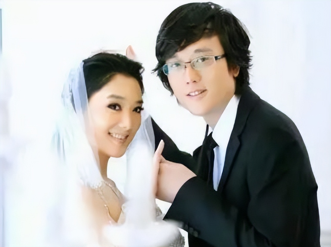 Linghua's husband rarely appears on camera, and his identity and ...