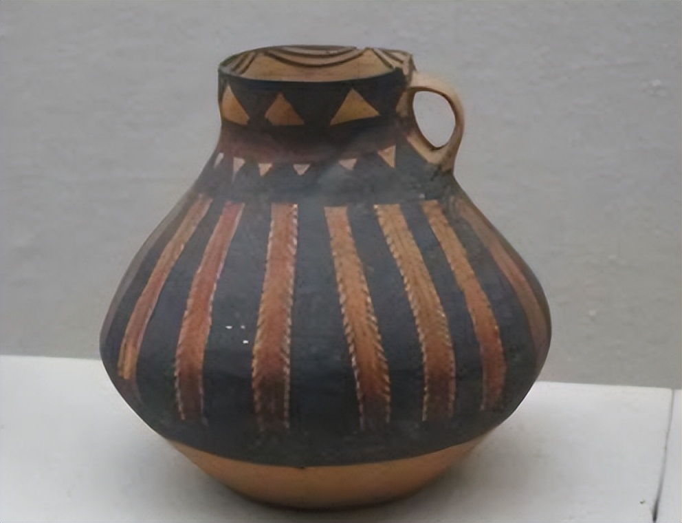 Two-dimensional and semi-decorative research on ancient Greek pottery ...
