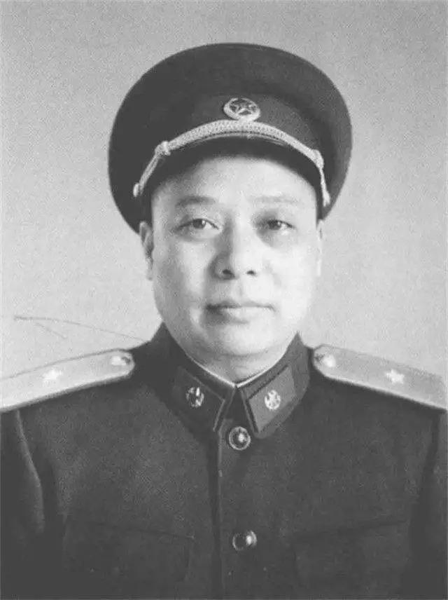 On the eve of the collapse of the "Gang of Four", Jiang Qing was ...