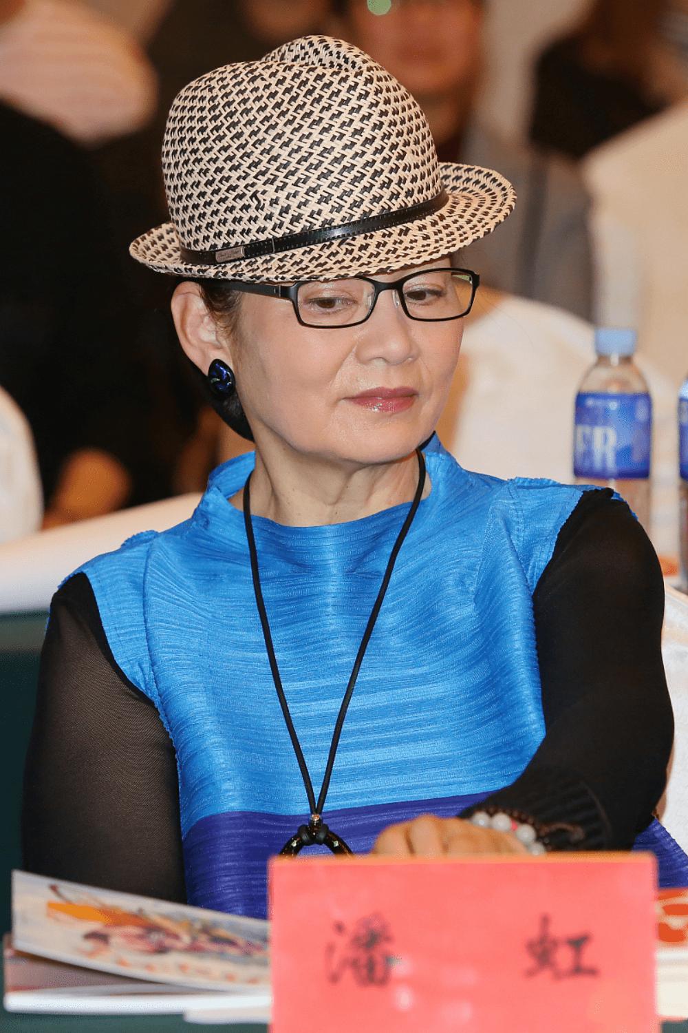 Tragic actress Pan Hong: At the age of 10, she ran 4,000 miles with her ...