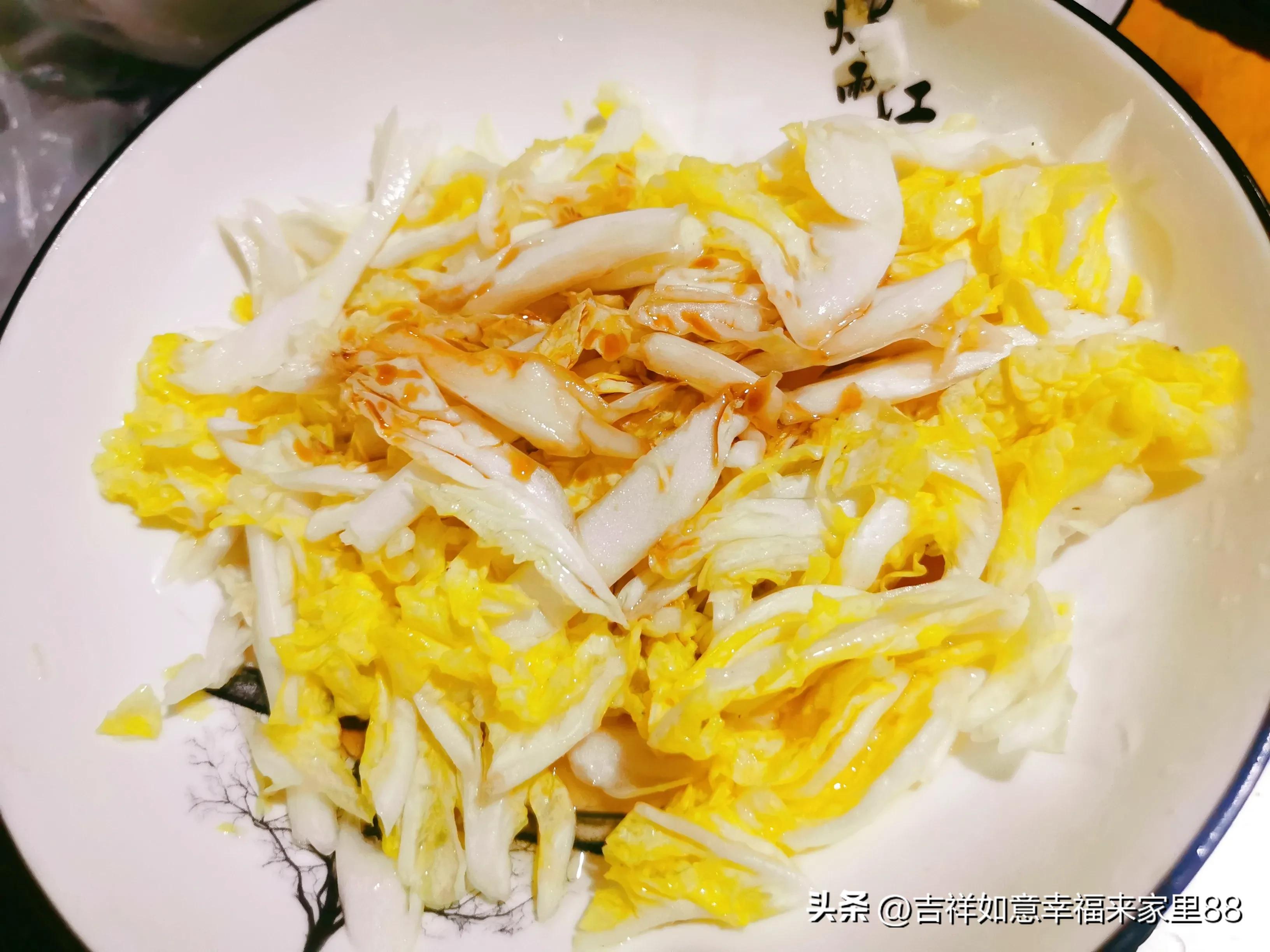 Cold cabbage and cucumber, crisp and delicious, simple and easy to make ...