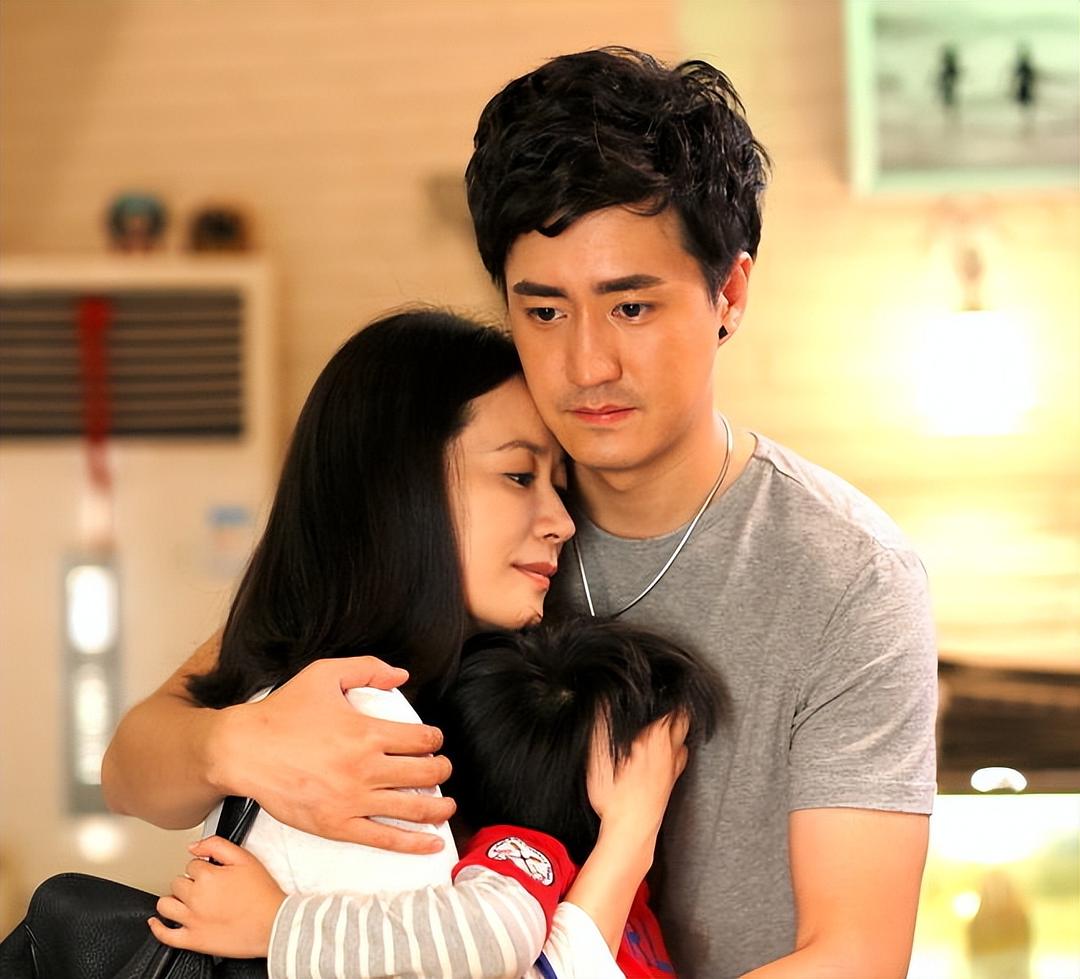 Spicy eyes! Jiang Wenli and Ming Dao played a couple with a difference of 14 years, and Athena ...