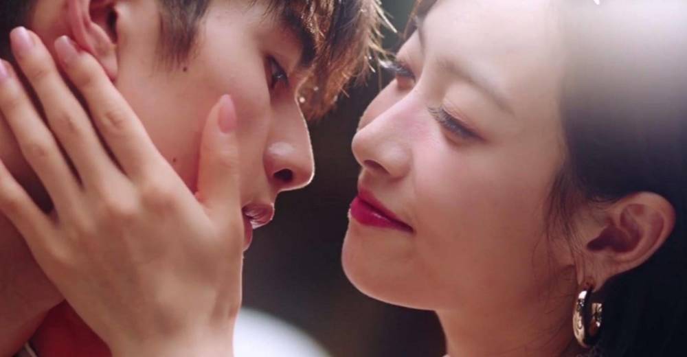 How does it feel when a star makes a kissing scene? Kissing these 4 goddesses, Yue Yunpeng's ...