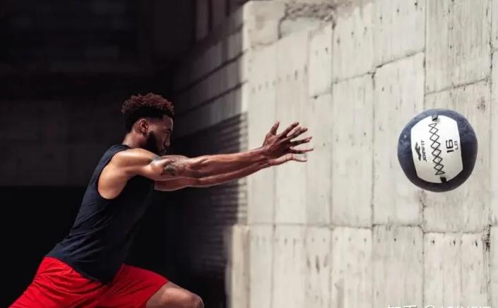 Medicine ball explosive power training, master this and your explosive ...