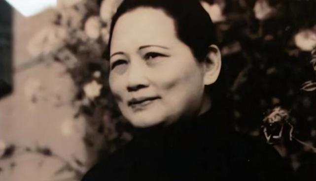 How is Jiang Qing's ability to do things? Soong Ching Ling used 7 words ...