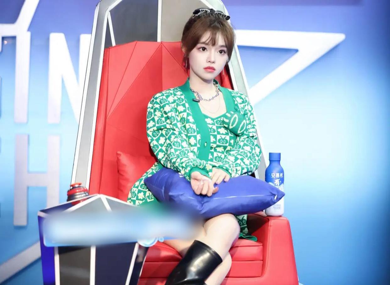 The third rehearsal of CCTV Spring Festival Gala, many students from ...