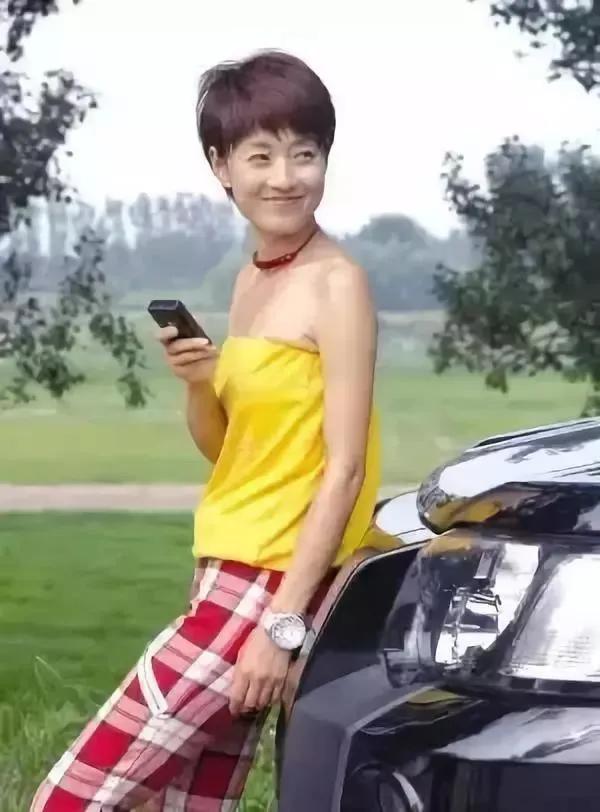 Ma Yili with peach blossom eyes - iNEWS