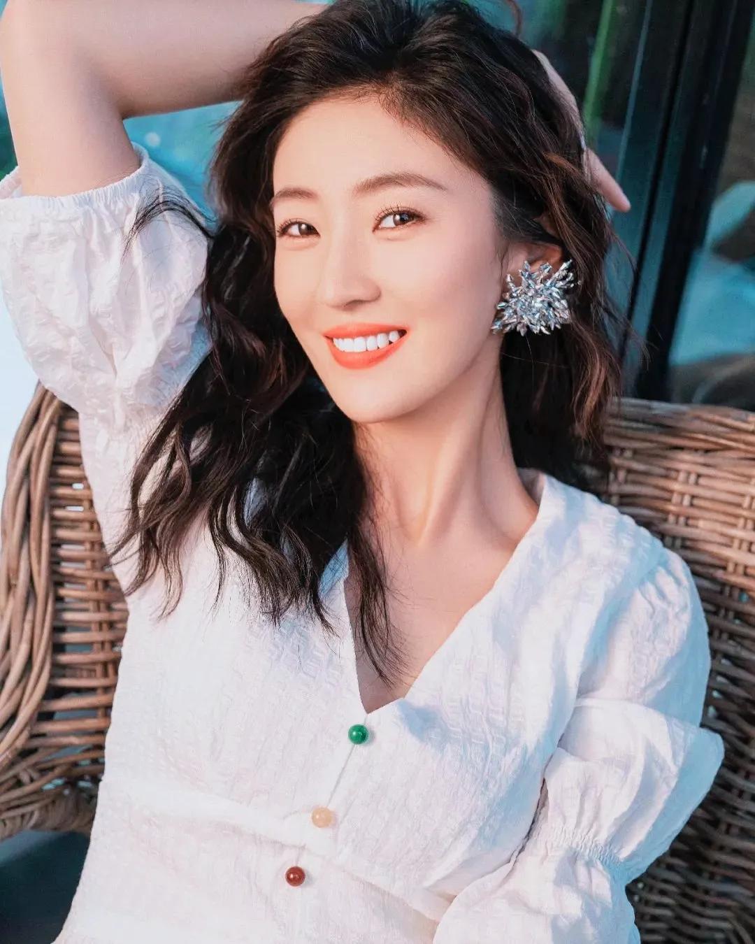 Beautiful actress: Zhang Ying - iNEWS