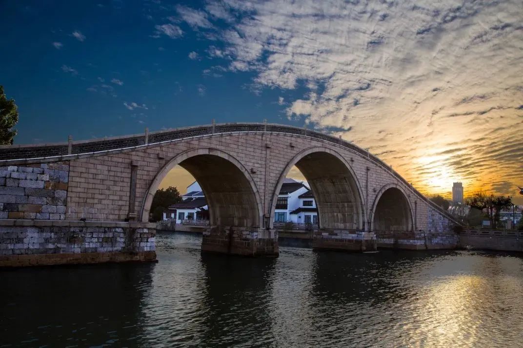 Come to the "Sanwu First Bridge" for a stroll! - iNEWS